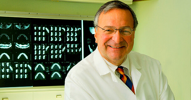 Dr. Robert Genco receives award from AAP