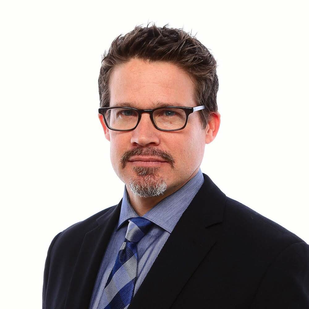 People - Dr. Sean K. Carlson - Dental Tribune US