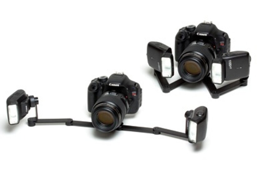 PhotoMed wireless flashes and bracket system