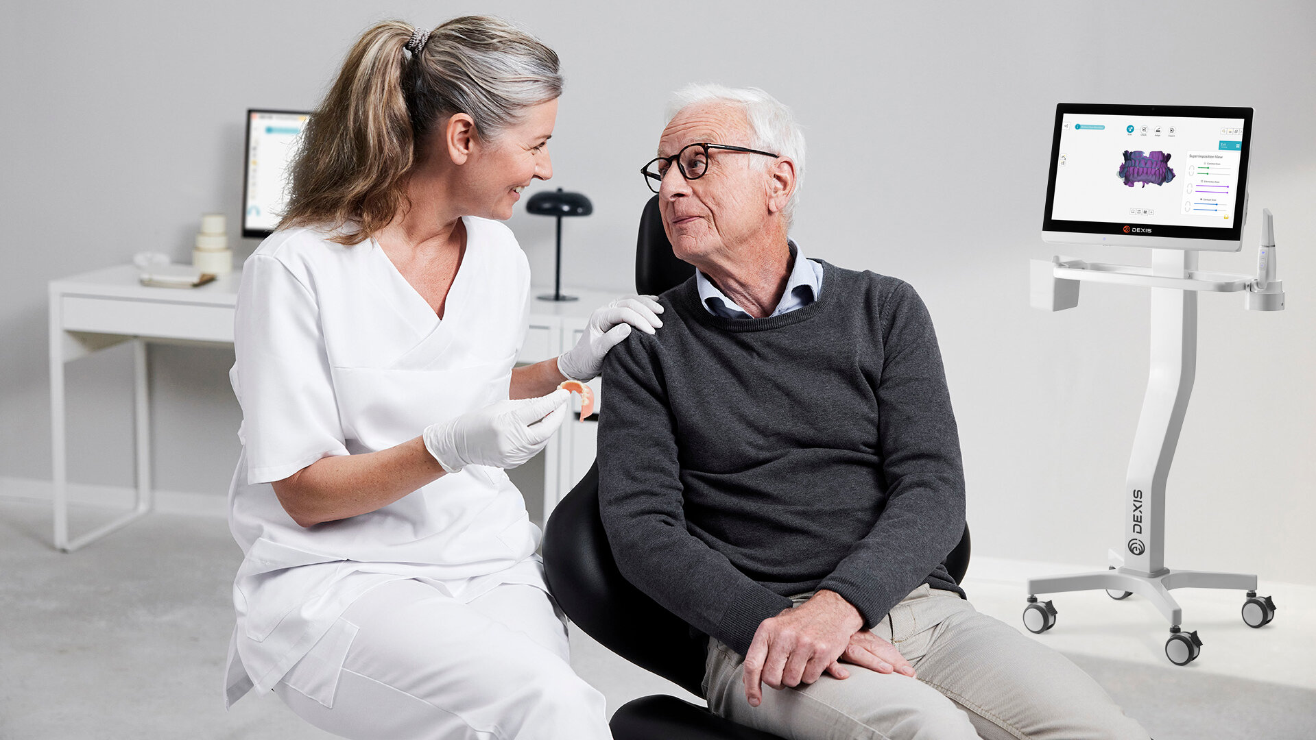 DEXIS intra-oral scanners with scan workflow for dentures