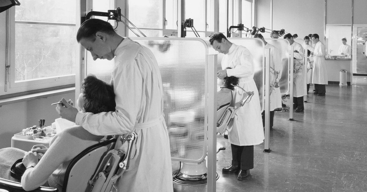 DT News - Switzerland - Jubiläum: 100 Jahre Zahnmedizin an den zmk Bern